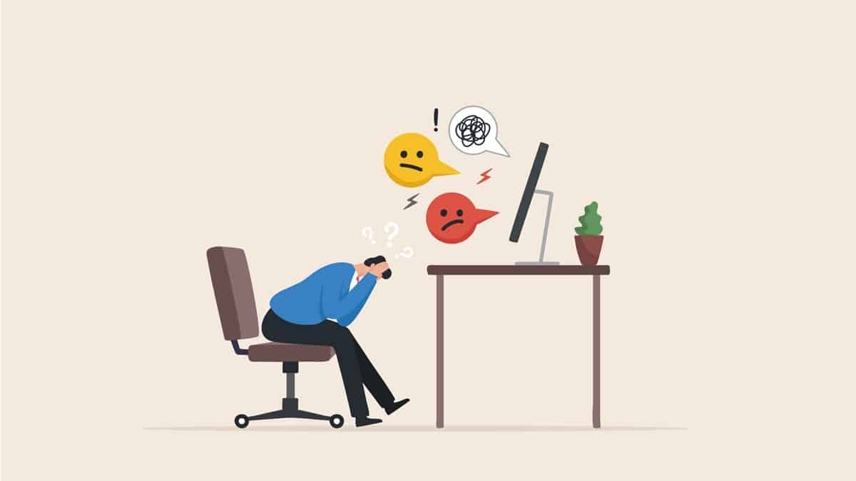 كيف تتصرف عندما يتنمر عليك مرؤوسك المباشر؟ | هارفارد بزنس ريفيو